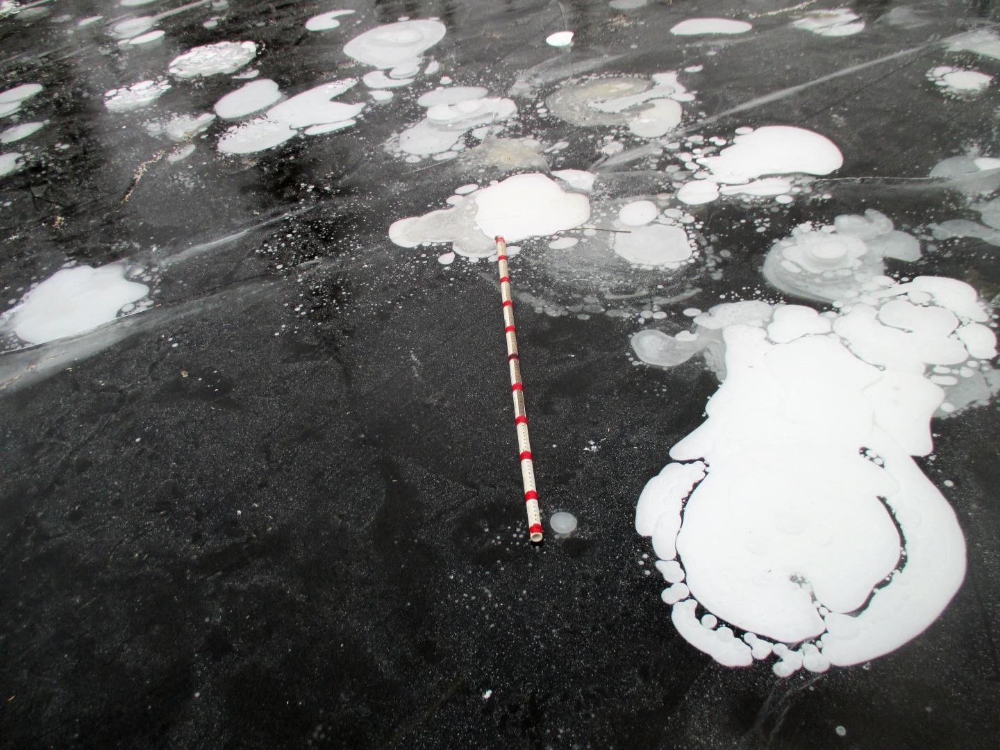 Methane in ice [IMAGE] | EurekAlert! Science News Releases